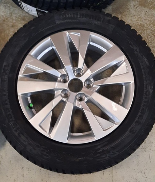 Uudet Peugeot alumiinivanteet 7x17 + 215/65R17 Continental nastarenkaat +typpi - Rengas Ja ...
